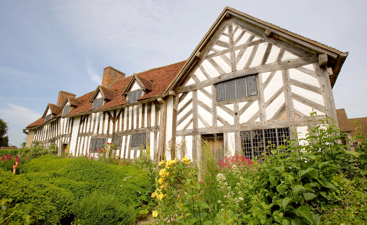 Visiting Mary Arden's Farm, Stratford | Free-City-Guides.com